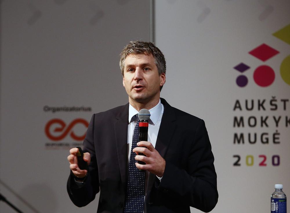 Ir po 50 metų robotai gydytojų nepakeis – Alkas.lt