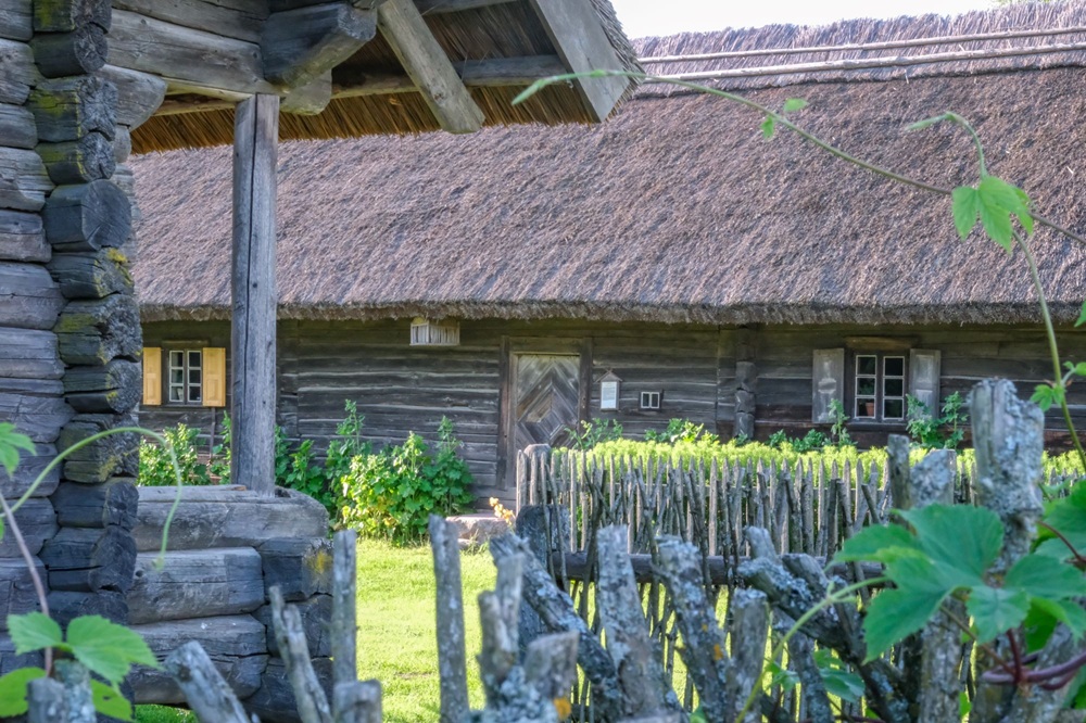Kleboniškių muziejaus klojime – „Velnio vestuvės, velnio ir laidotuvės ...