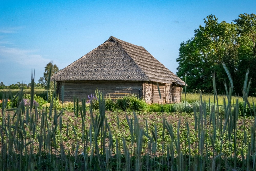 Kleboniškių muziejaus klojime – „Velnio vestuvės, velnio ir laidotuvės ...